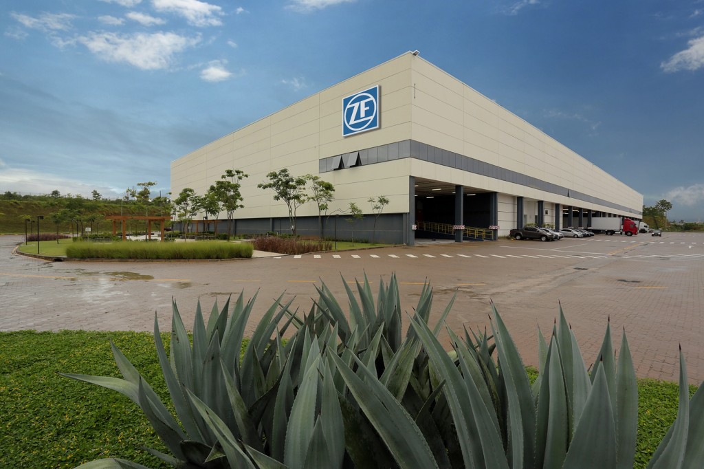 ZF inaugura primeiro Centro de Distribuição unificado da divisão de ...